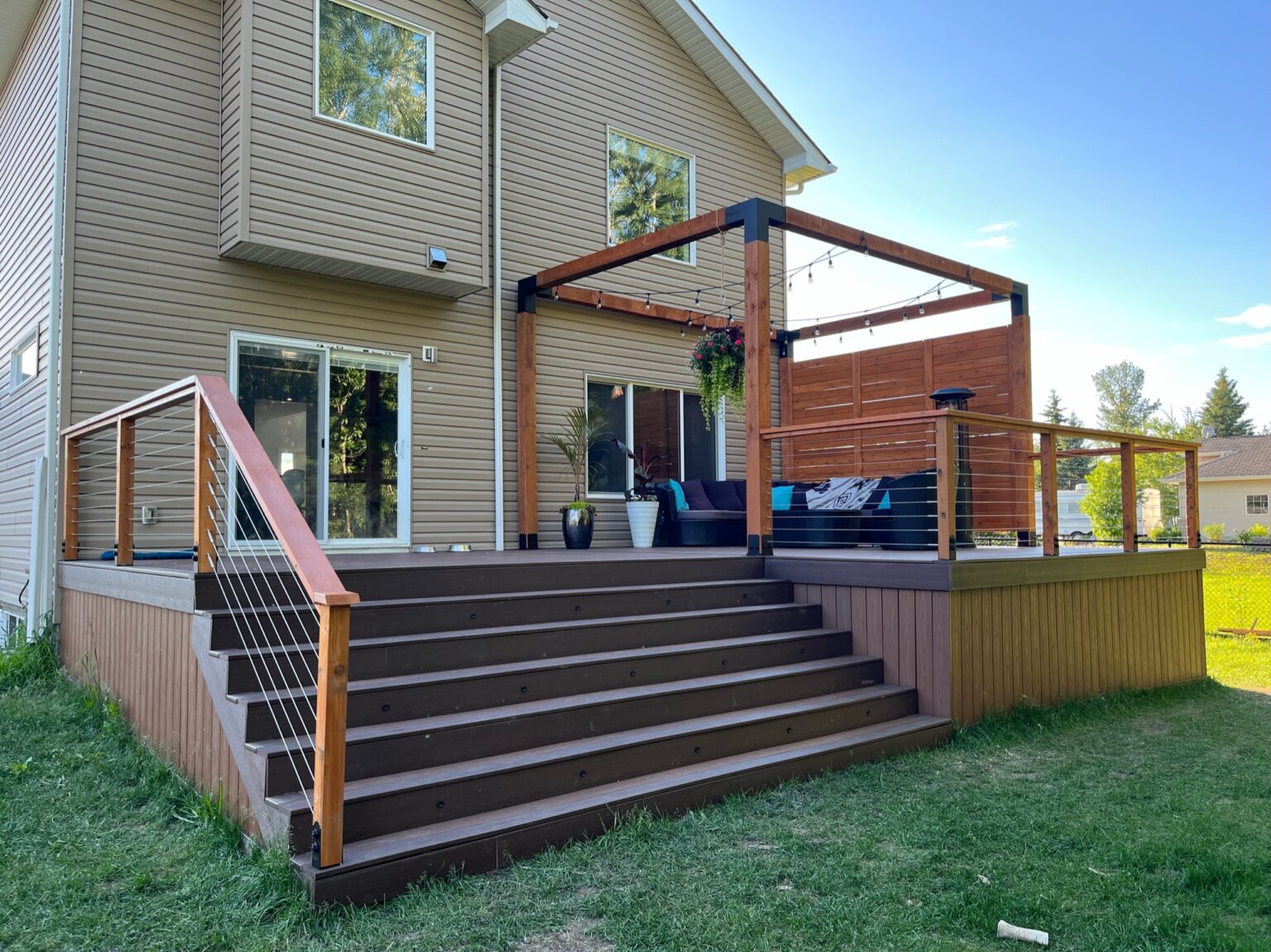 Fiberon Bungalow, with custom built Cedar Privacy Screen, Welded ...