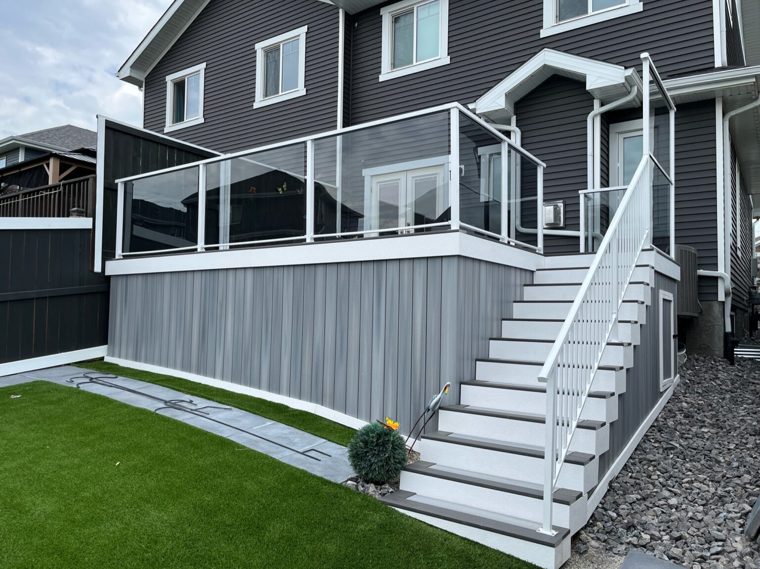 Fiberon Bungalow, with custom built Cedar Privacy Screen, Welded ...